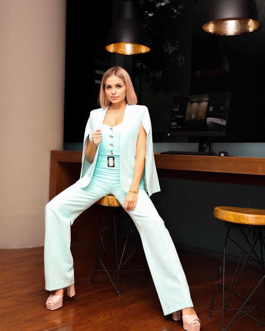 Julia M | LIBRA MODELS