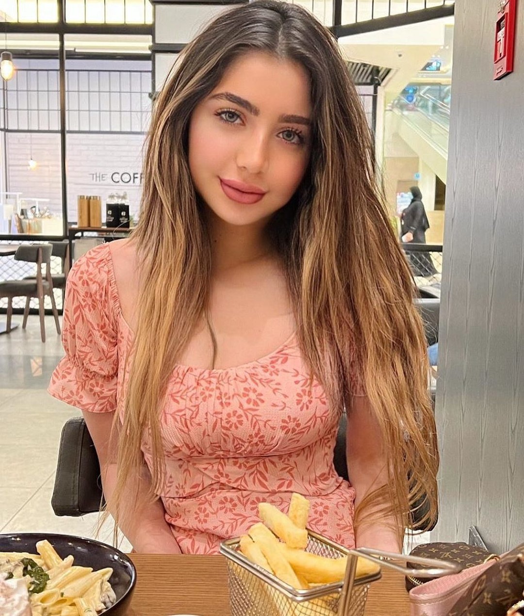 Sandy H | LIBRA MODELS